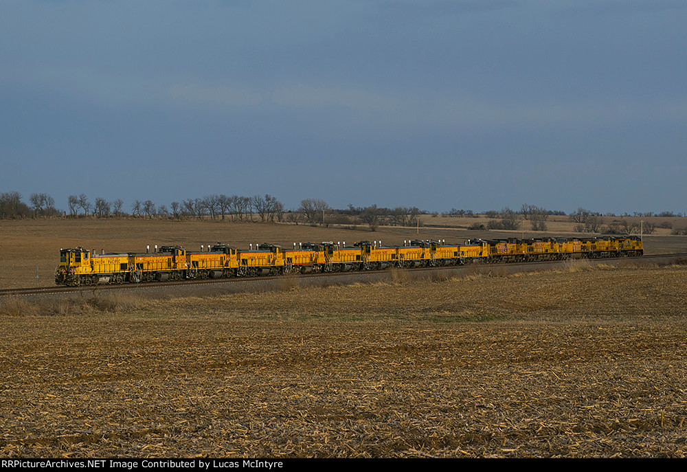 UPY 1410 on eastbound UP engine move